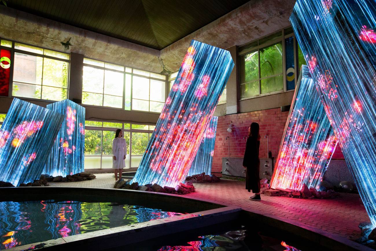 teamlab – megaliths in the bath house – Lucept